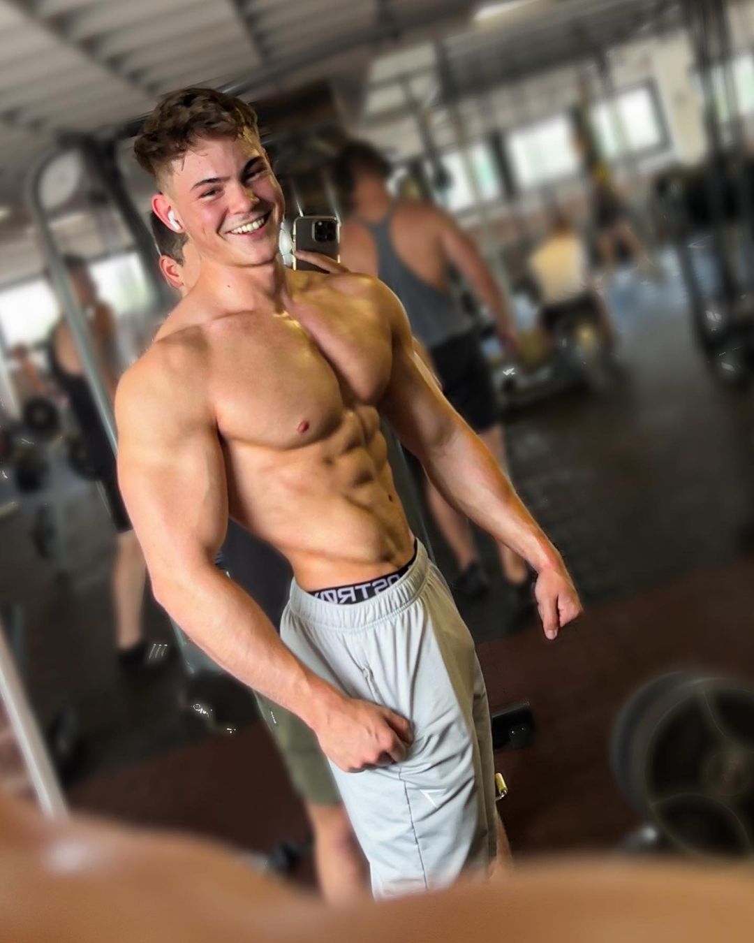 Tobi Aesthetics: Ich lebe für den Sport – Any Gains