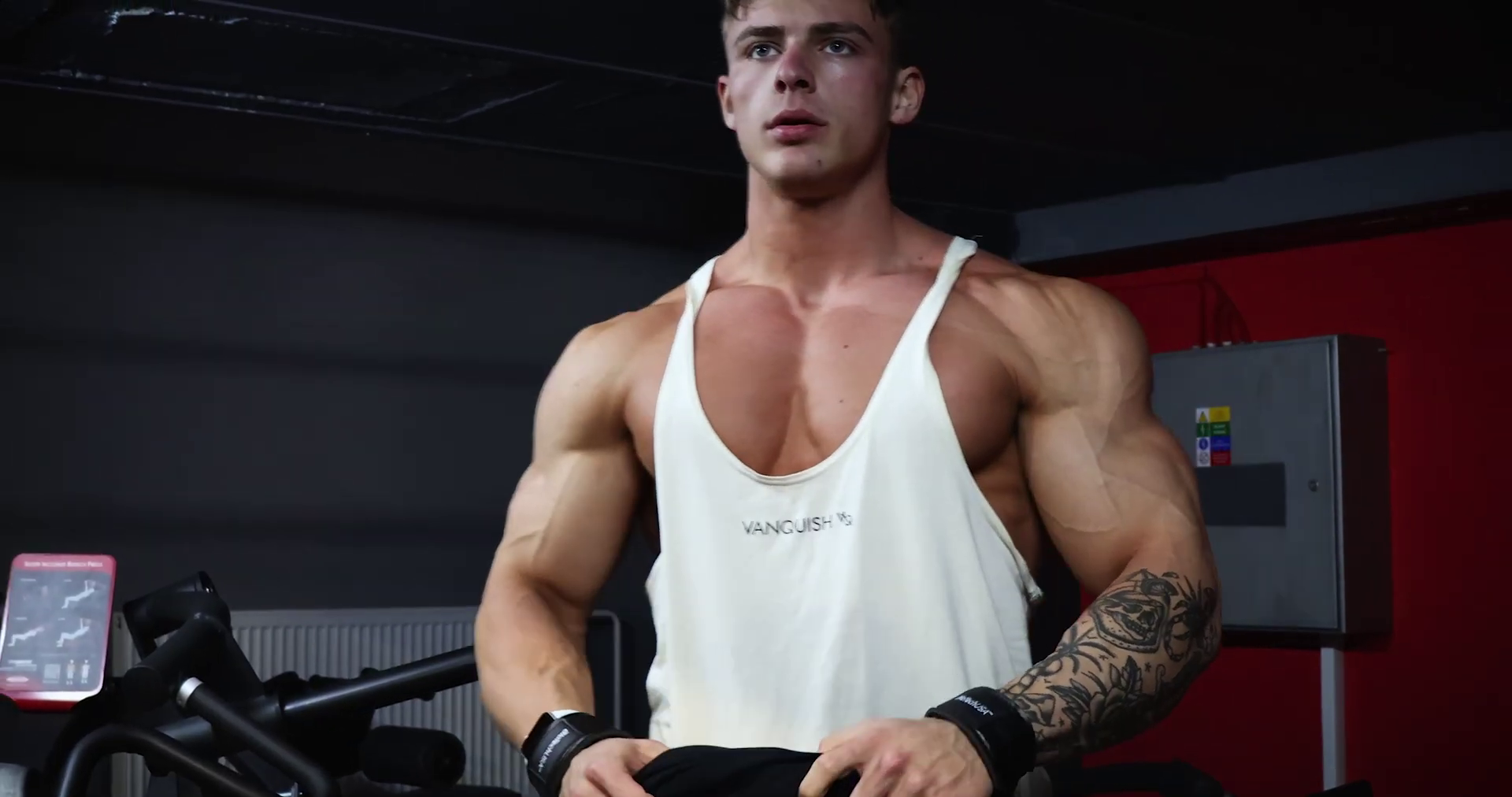 Oliver Procházka: The Classic Physique – Any Gains
