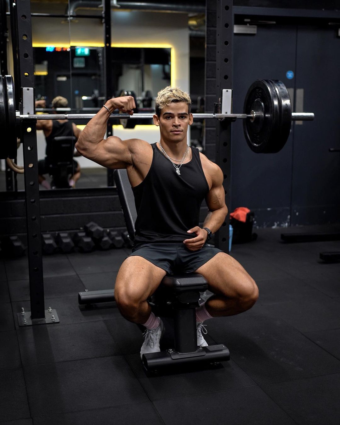 Elliot Burton: How To Build Muscle – Any Gains